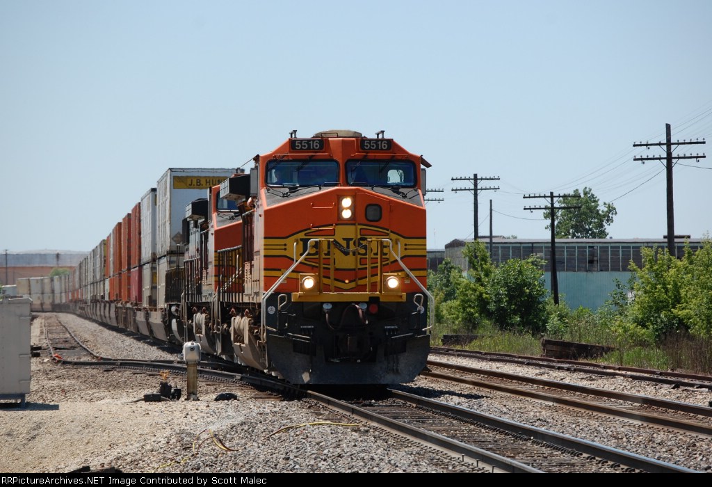 BNSF 5516